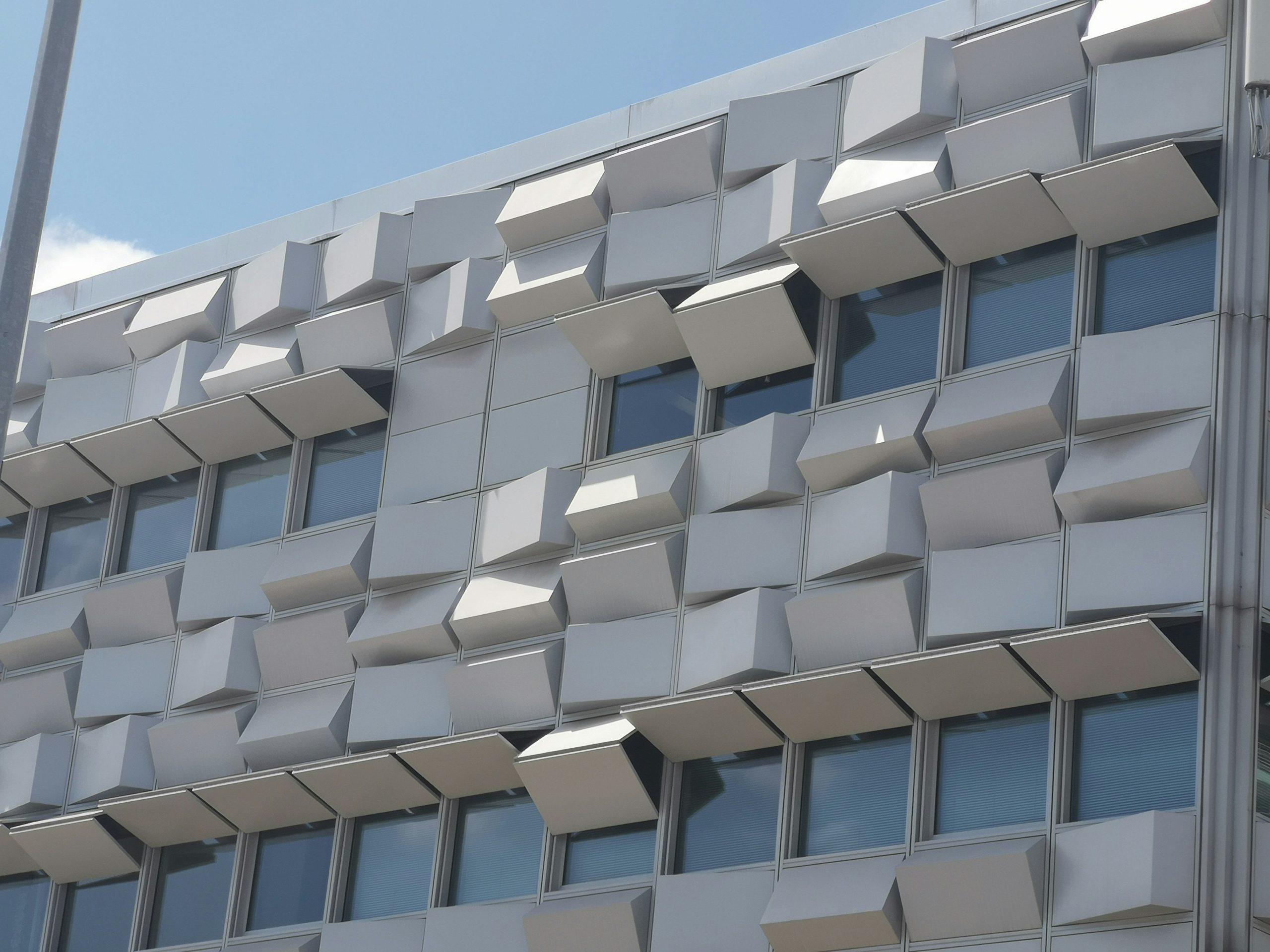 How to Choose Durable Solid Aluminium Panels for Cladding - Sargent